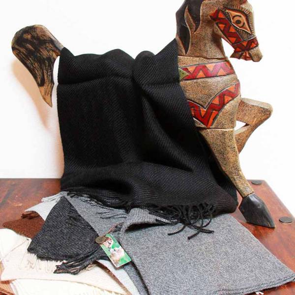 Peruvian Ethnic Clothing - Alpaca Clothing - La Mamita